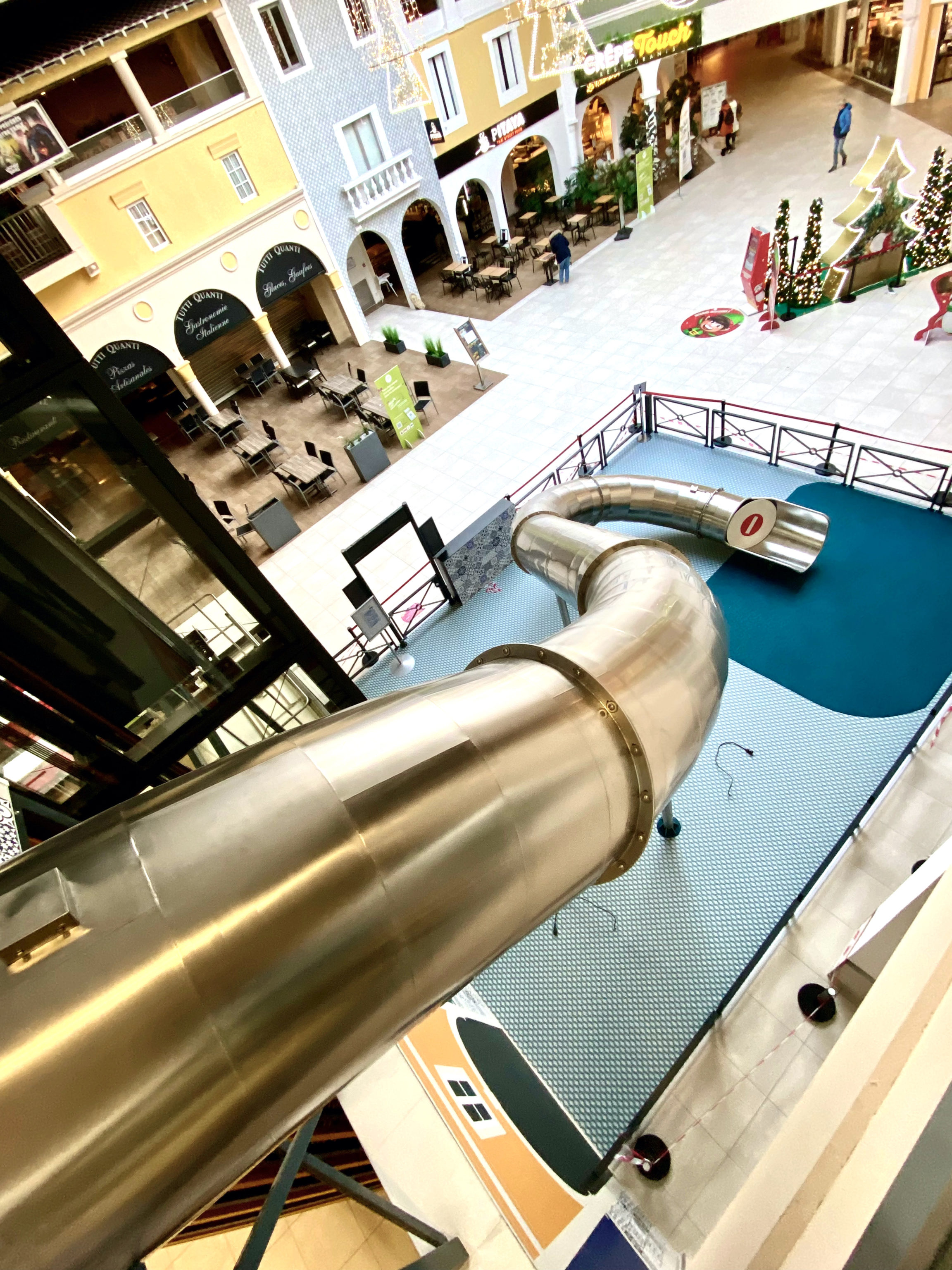 Iconic play area - Cité Europe Shopping Centre - Carrefour Property ...